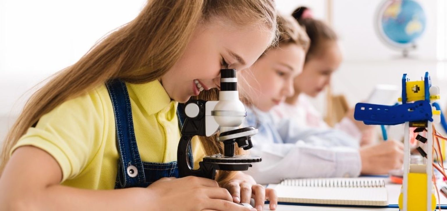 Microscope enfant - Guide et comparatif des microscopes pour les enfants 2024